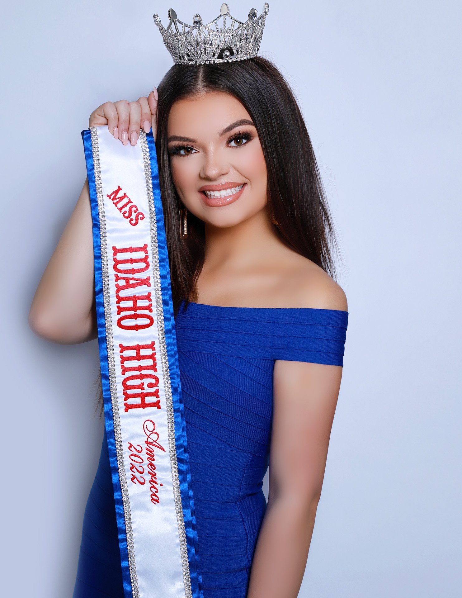 Meet Aly - Aly Feely